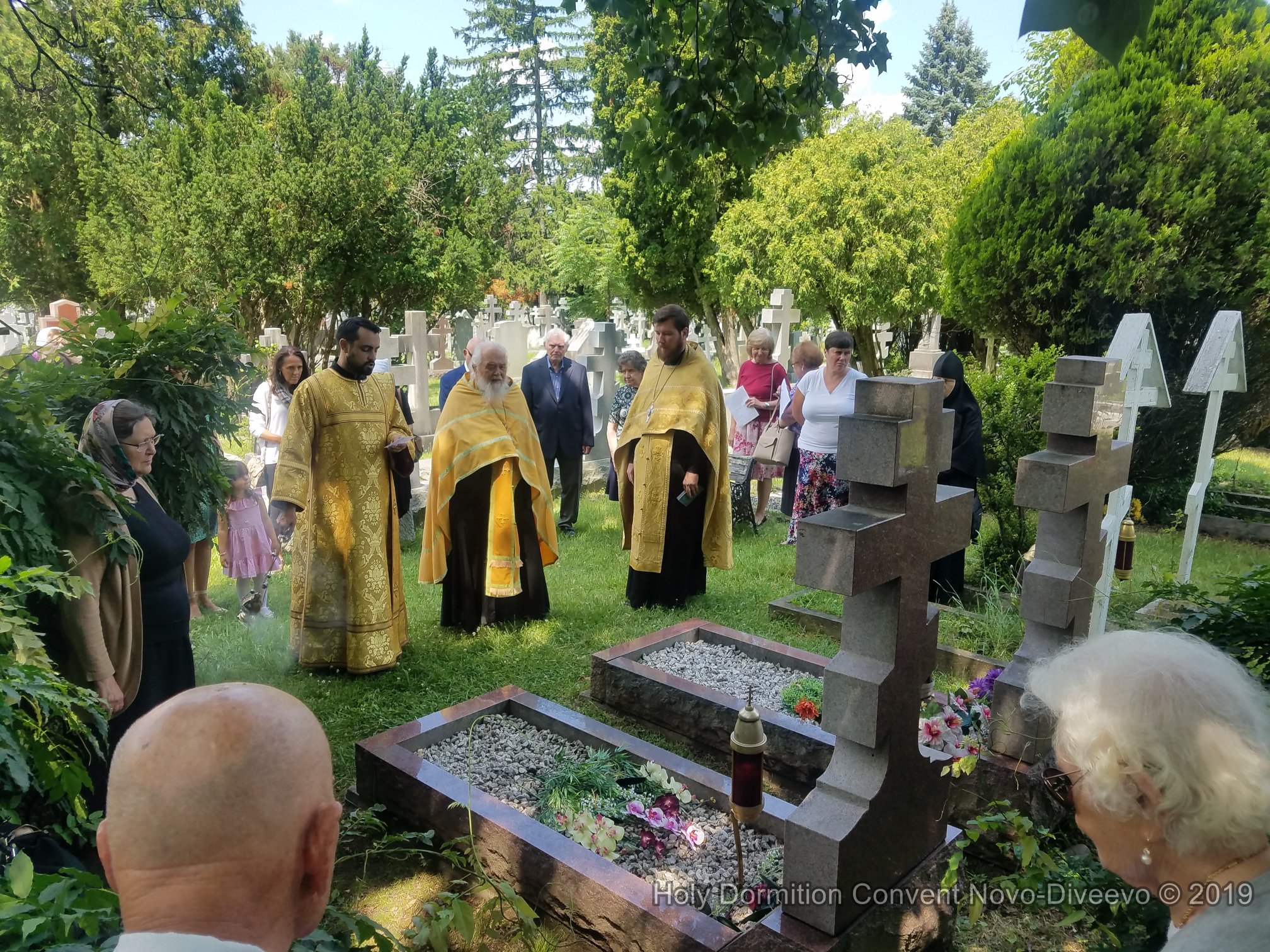 Memorial Service (Panikhida) - Russian Orthodox Convent - Novo Diveevo